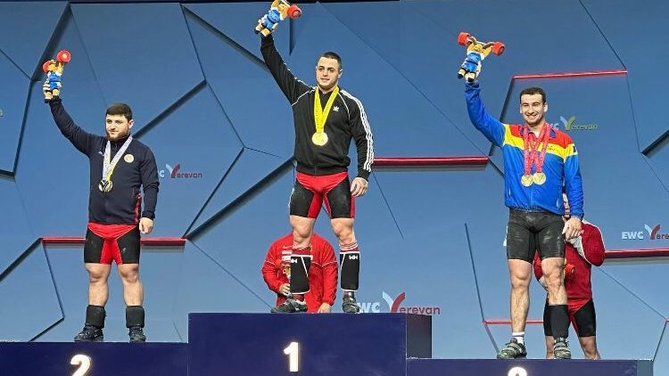 Marin Robu a obținut bronzul la Campionatul European de Haltere din ... Marin Robu a obținut bronzul la Campionatul European de Haltere din ...