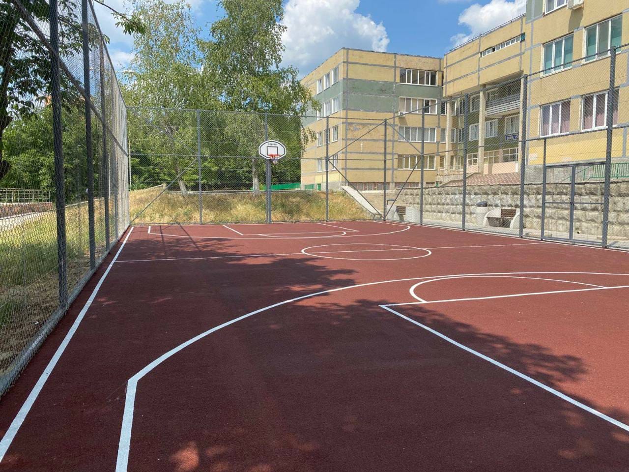 Primarul Ion Ceban anunță finalizarea unui nou teren de baschet și ...